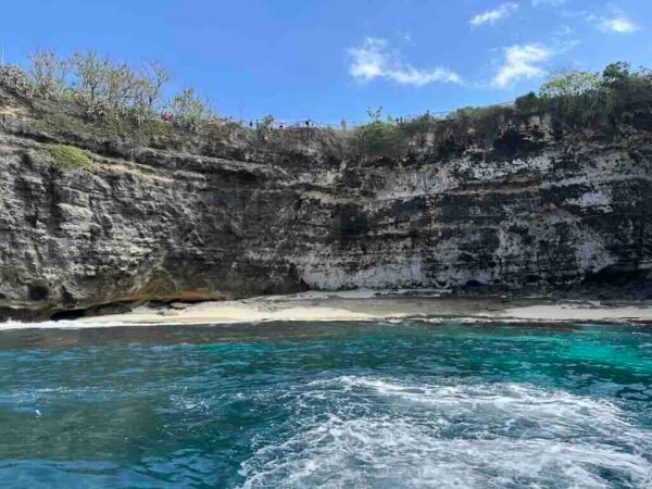 Broken Beach Nusa Penida (2026) – Angel’s Billabong, Safety & Tips