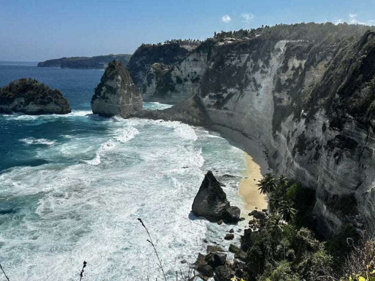 Atuh Beach & Diamond Beach 2026: Cliff Stairs & White Sand - Nusa Penida